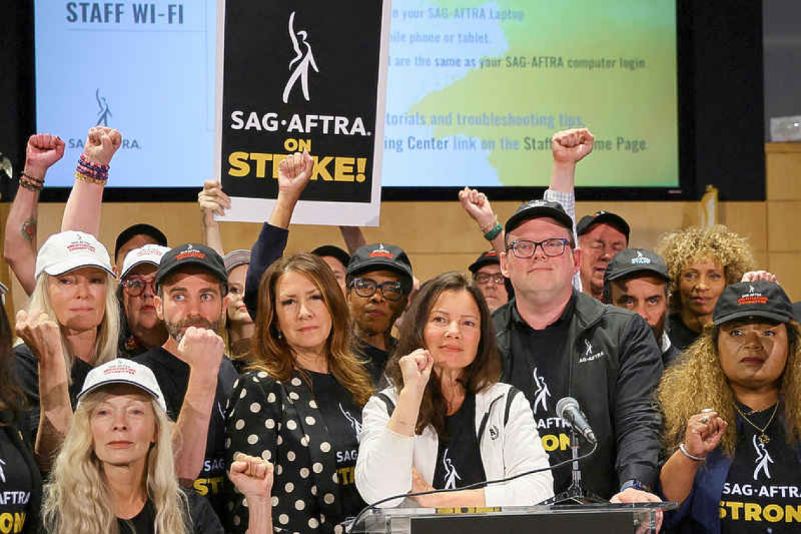 The Daily Herald - Hollywood actors to strike, join writers on picket lines