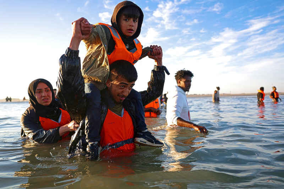 The Daily Herald - Farage unveils plan to deport asylum seekers, warns ...