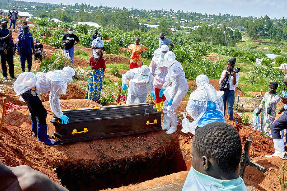 The Daily Herald - US puts its focus on keeping Ebola cases out of the ...